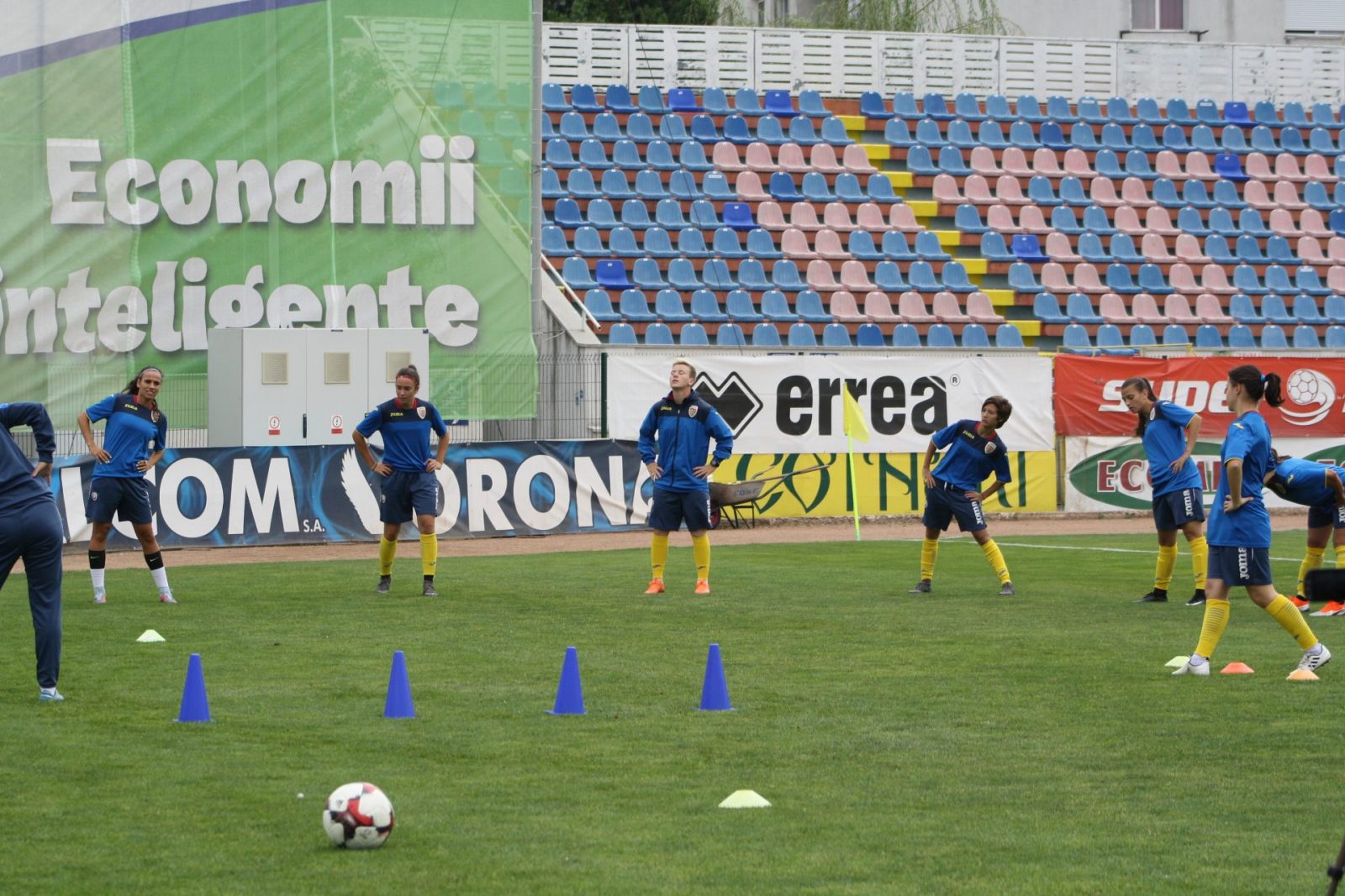 Tricolorele s-au antrenat pe stadionul Municipal din Botoșani ... Tricolorele s-au antrenat pe stadionul Municipal din Botoșani ...