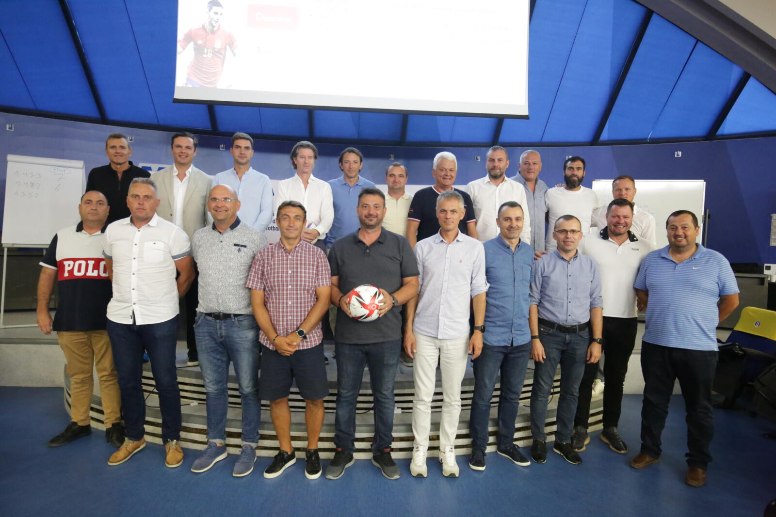 FOTO | FRF a găzduit a patra sesiune din programul Football Academies ...